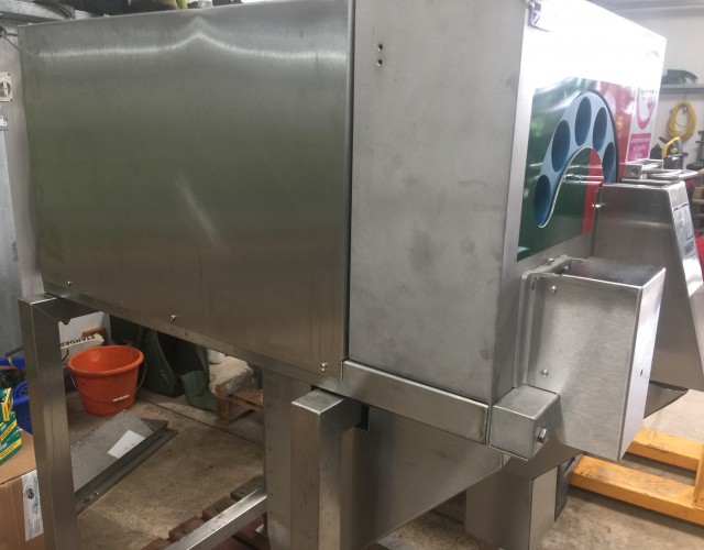 Agritec International – Fully reconditioned Francis Overall Carrot ...